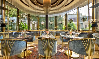 luxury dining experience